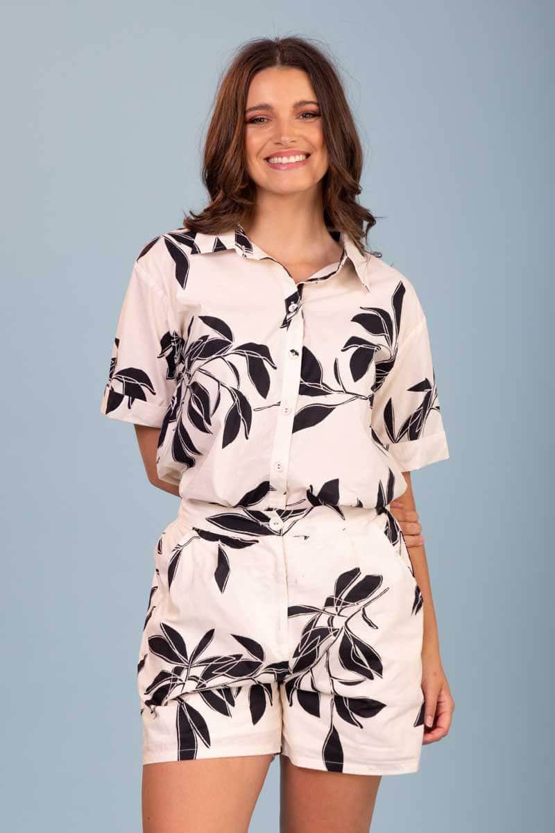 Byron Shorts Cream – Augustine